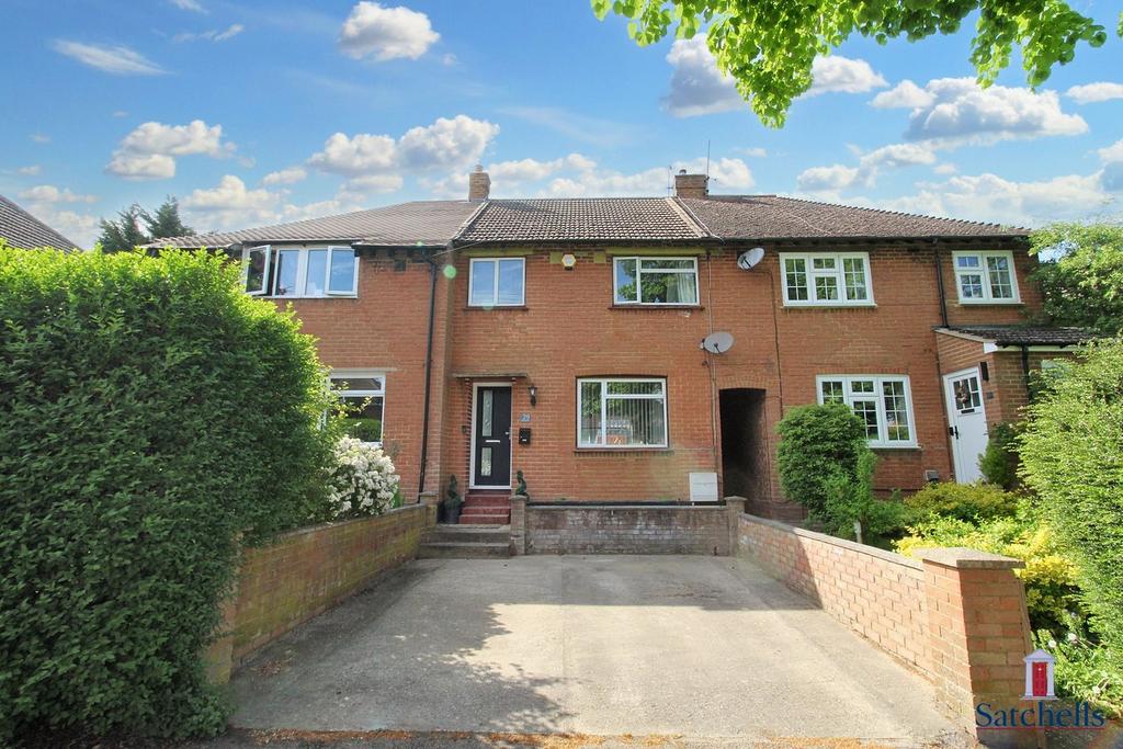 Hall Mead, Letchworth Garden City, SG6 3 bed terraced house - £325,000
