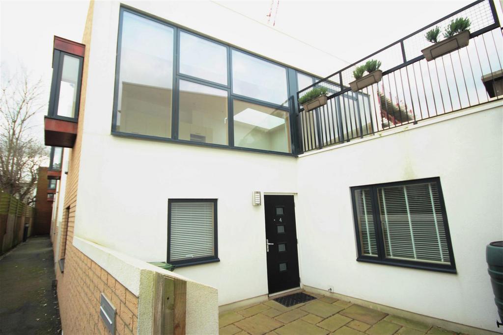 Walnut Tree Close, Guildford 2 bed house - £1,675 pcm (£387 pw)