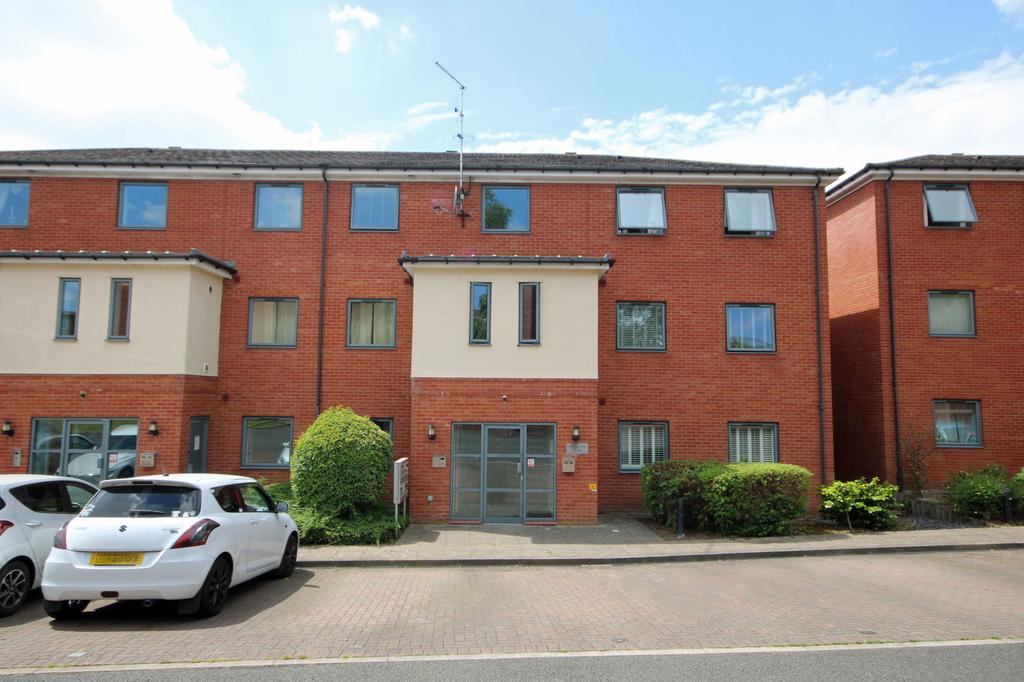 High Street, Stourbridge DY8 2 bed ground floor flat to rent - £795 pcm ...