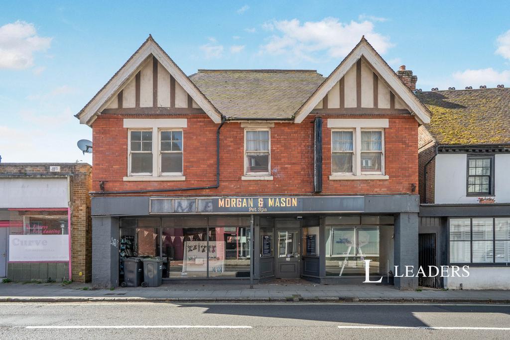 East Street, Havant 1 bed flat - £875 pcm (£202 pw)