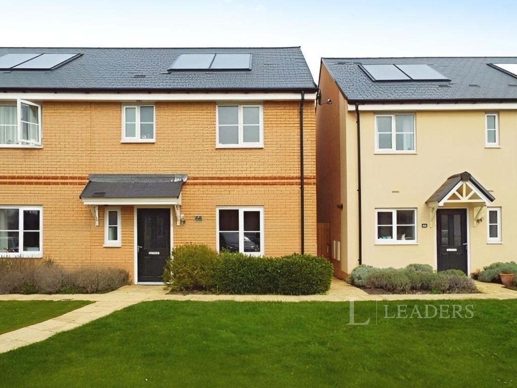 Ashton Close, PE27 3 bed terraced house to rent - £1,900 pcm (£438 pw)