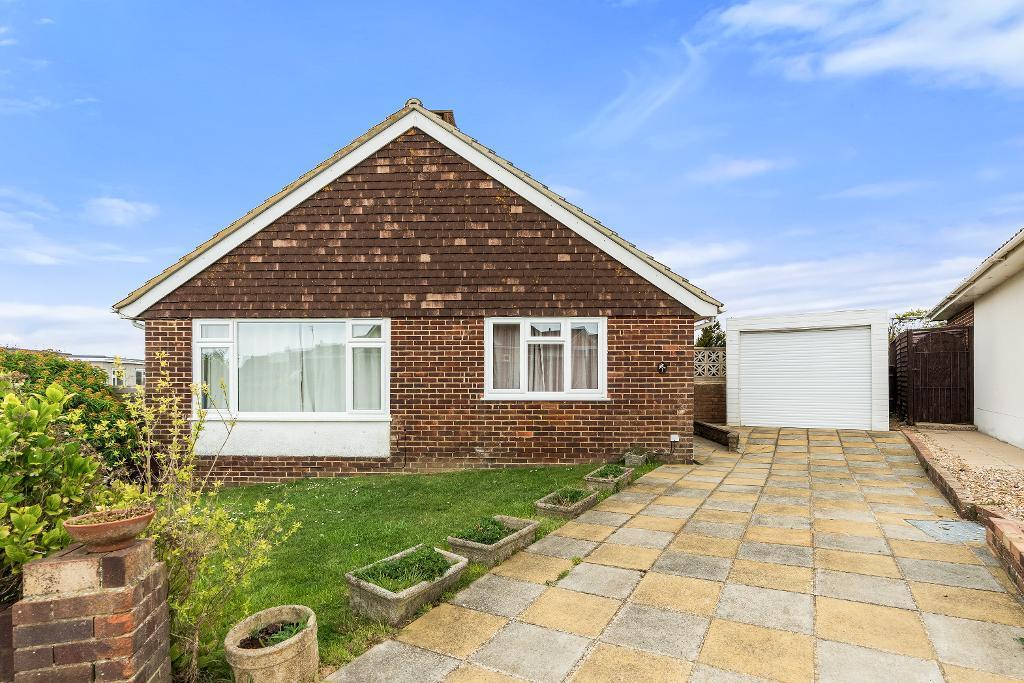 Seaford BN25 2 bed bungalow for sale - £375,000