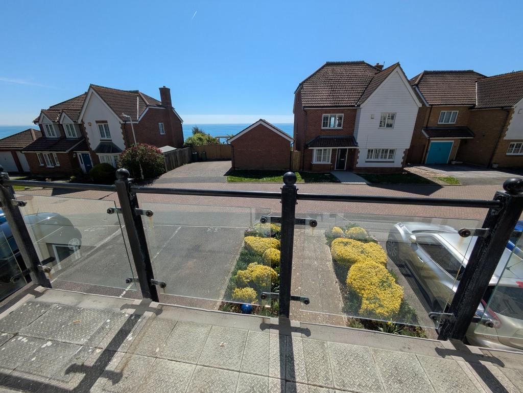 Lower Corniche, Kent CT21 2 bed apartment - £1,300 pcm (£300 pw)