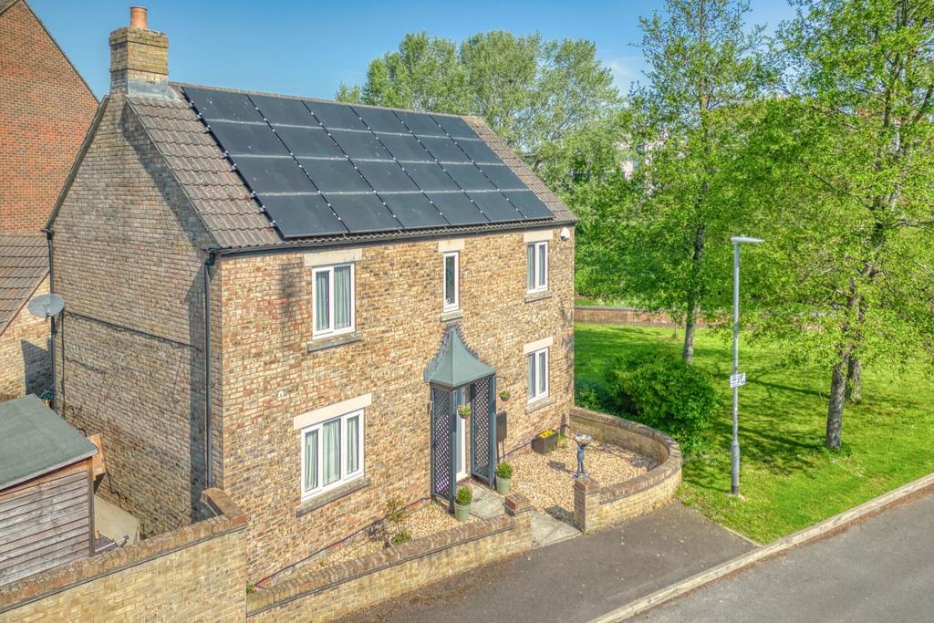 2 PRIORY PARK, TAUNTON 4 bed detached house - £340,000