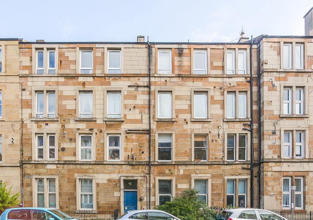 Caledonian Place, Edinburgh, EH11 2 bed flat - £195,000