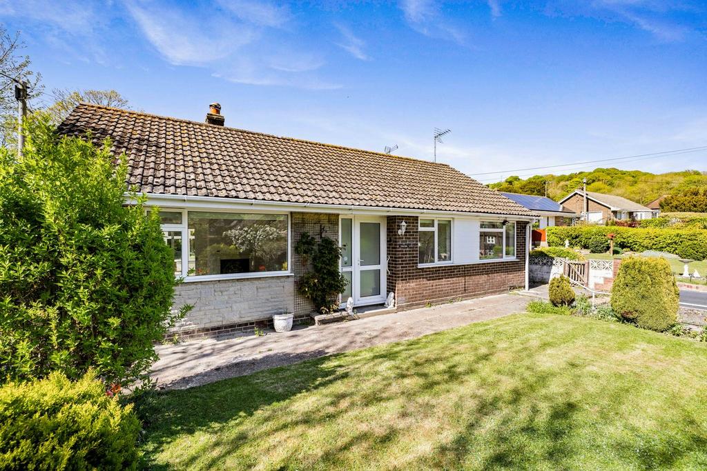 Alkham Valley Road, Alkham, Dover, CT15 3 bed bungalow for sale - £350,000