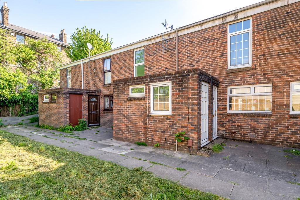 Woodville Close, London SE3 2 bed semi-detached house for sale - £450,000
