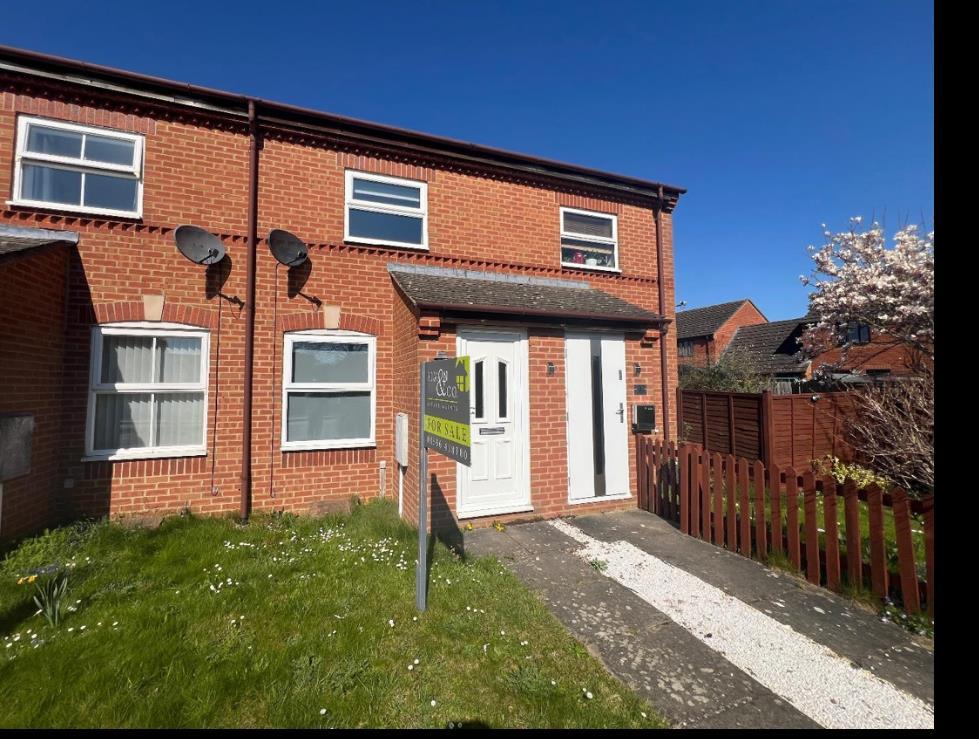 Sandringham Court, Kettering 2 bed end of terrace house - £185,000