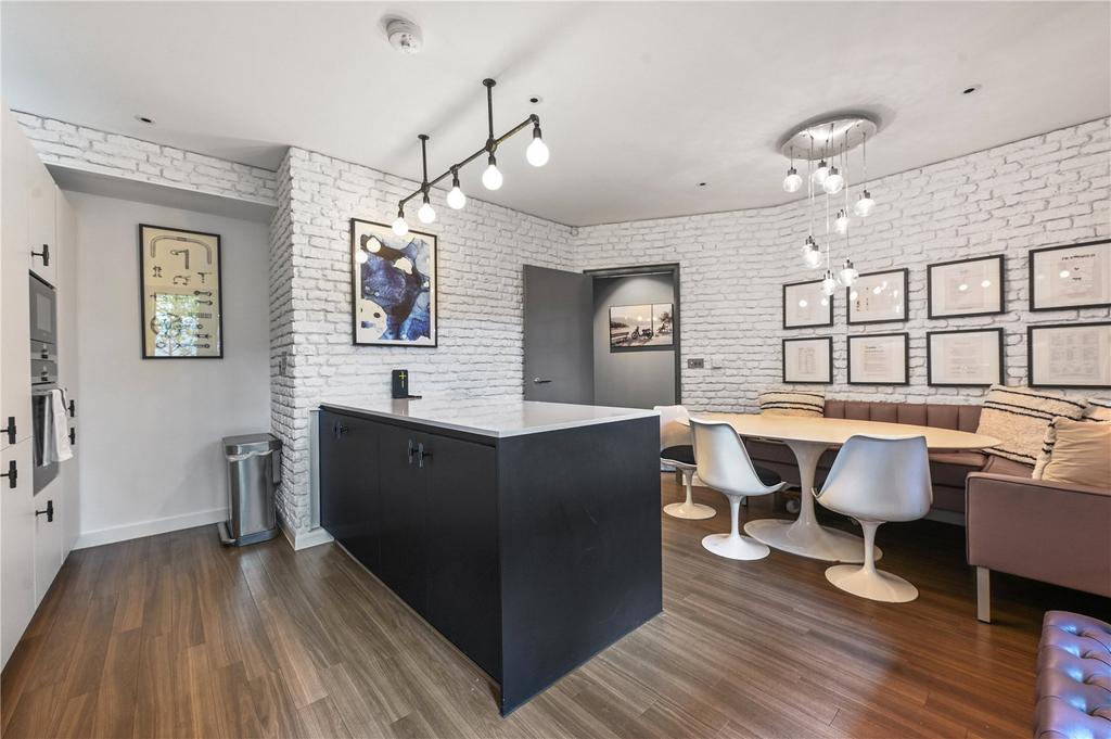 Goldsmiths Row, London, E2 3 bed duplex - £5,000 pcm (£1,154 pw)