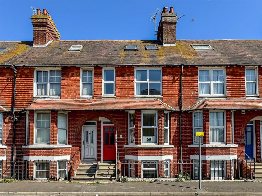 Pier Road, Littlehampton BN17 4 bed terraced house for sale - £425,000