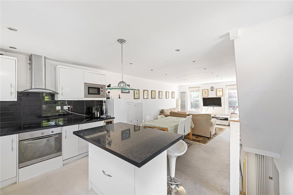 Rodenhurst Road, London SW4 4 bed house - £4,500 pcm (£1,038 pw)