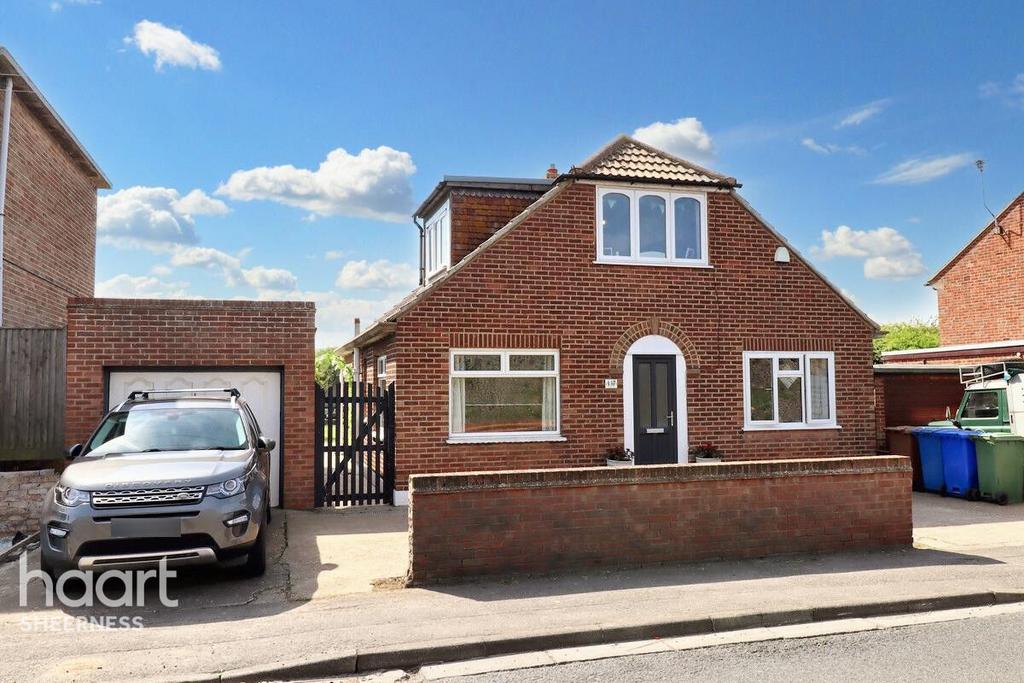 Marine Parade, Sheerness 3 bed detached bungalow for sale - £330,000