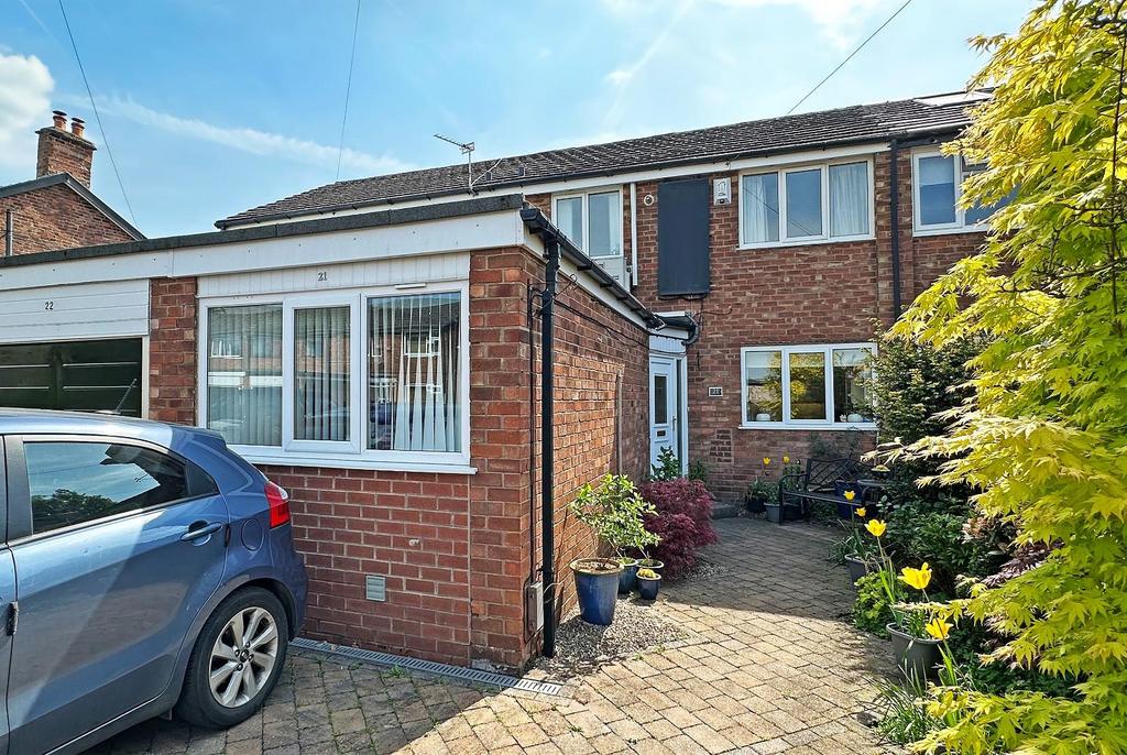 Fairlie Drive, Timperley 3 bed terraced house for sale - £385,000