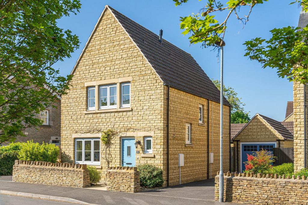 Heath Avenue, Sutton Benger 3 bed detached house for sale - £450,000