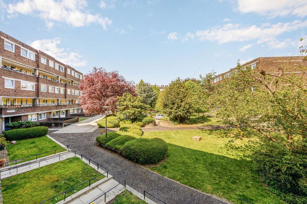 Otho Court, Brentford Dock 2 bed apartment for sale - £380,000