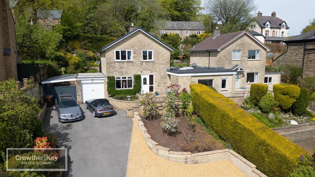 Corbar Road, Buxton 3 bed detached house - £449,995