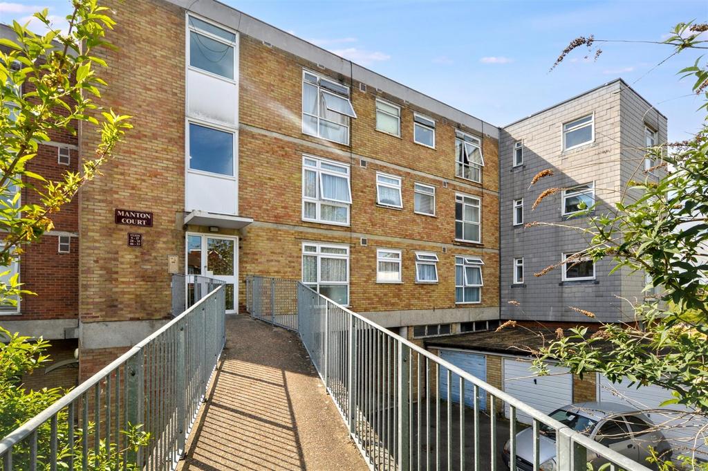 Rotunda Road, BN23 Studio to rent - £750 pcm (£173 pw)