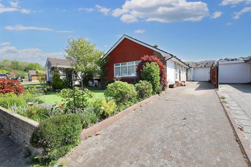 Hangleton Valley Drive, Hove 3 bed detached bungalow for sale - £650,000
