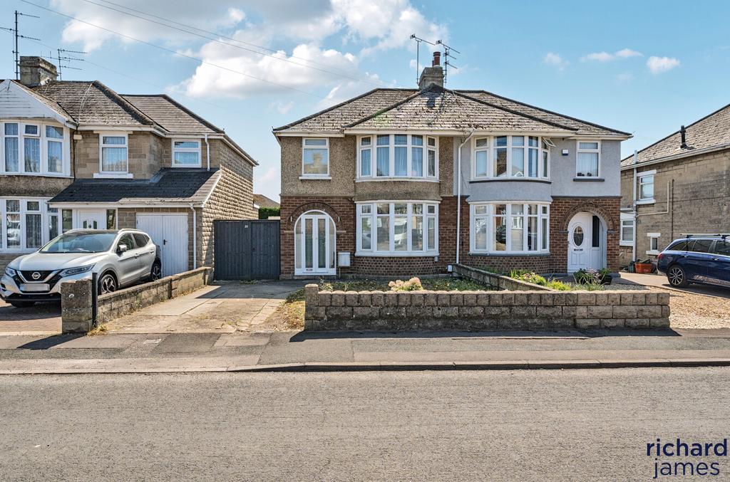 Okus Grove, Upper Stratton, Swindon, SN2 3 bed semi-detached house for ...