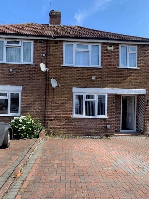 Marvell Avenue, Hayes, UB4 4 bed house to rent - £2,800 pcm (£646 pw)