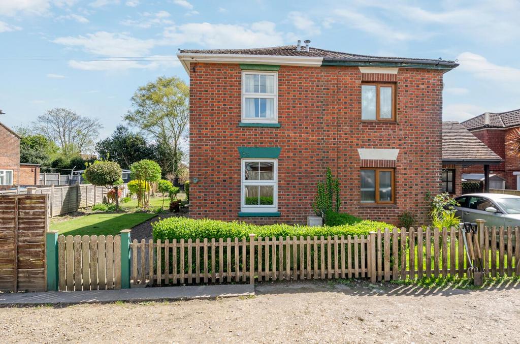 Panwell Road, Bitterne, Southampton 2 bed semi-detached house - £265,000
