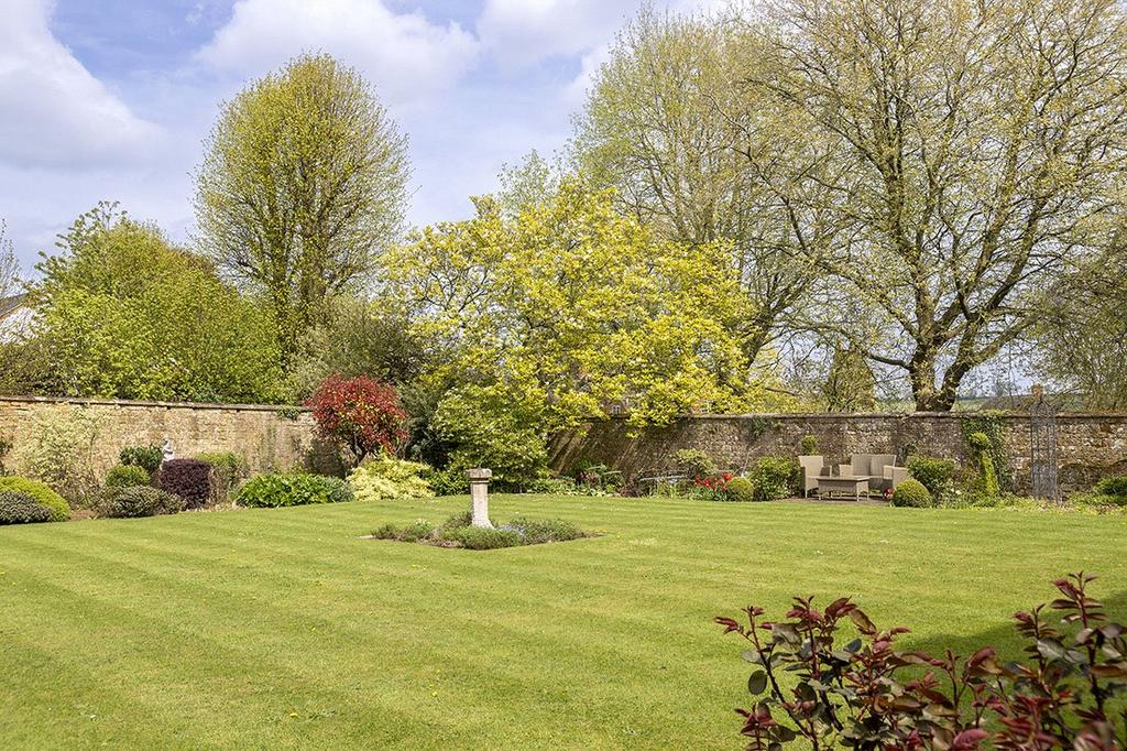 Horley, Banbury, Oxfordshire, OX15 6 bed detached house - £3,500,000