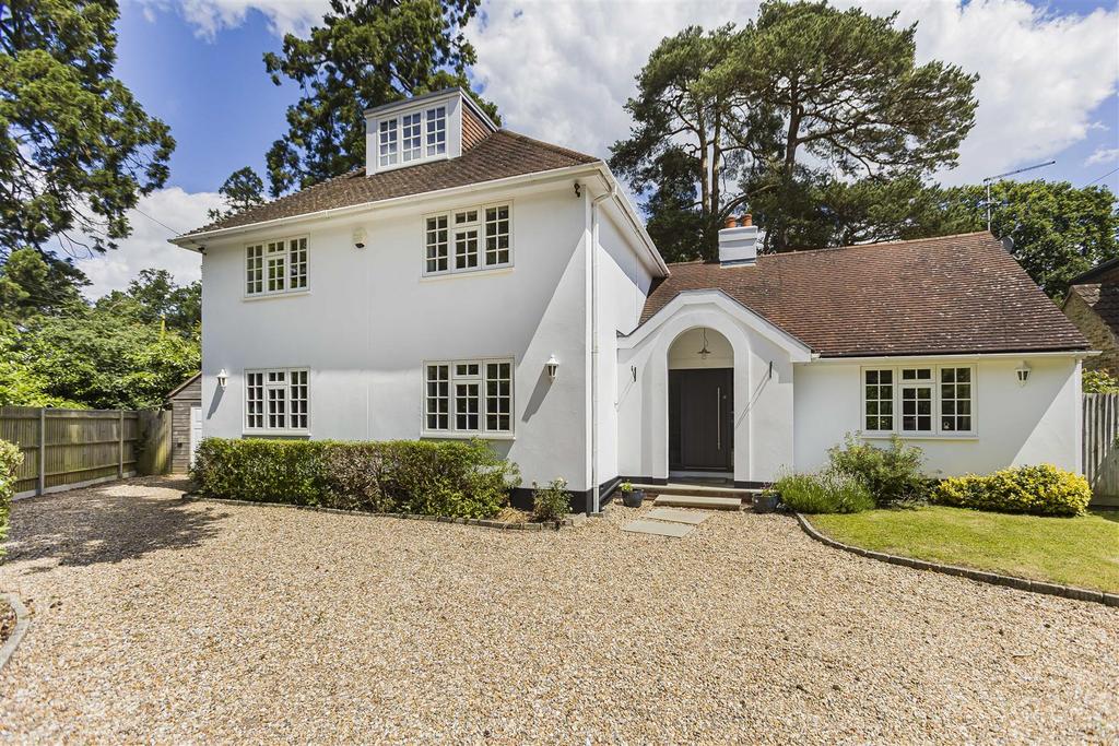 Pine Grove, Brookmans Park 6 bed detached house for sale - £1,595,000