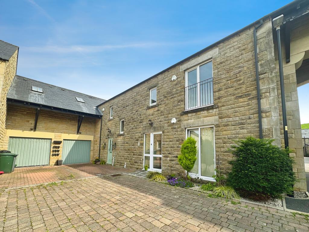 Strands Farm Court, Hornby, LA2 2 bed flat for sale - £150,000