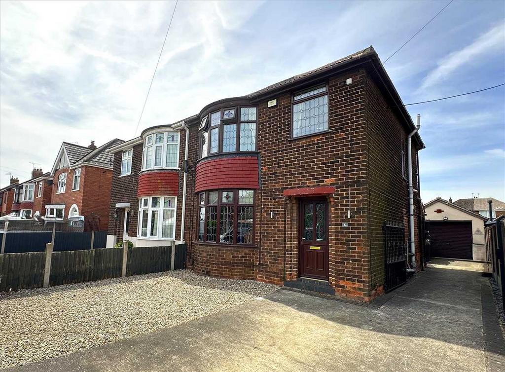 Scunthorpe DN17 3 bed semi-detached house - £222,500