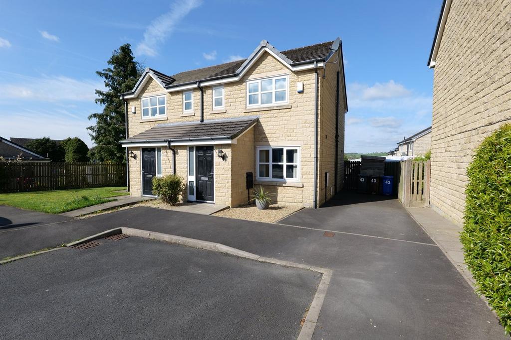 Aspen Grove, Earby, BB18 3 bed semi-detached house for sale - £245,000