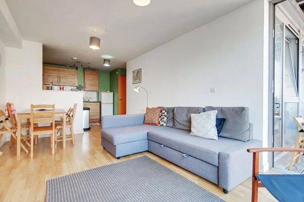 Umberston Street, Whitechapel, E1 2 bed apartment to rent - £2,200 pcm ...