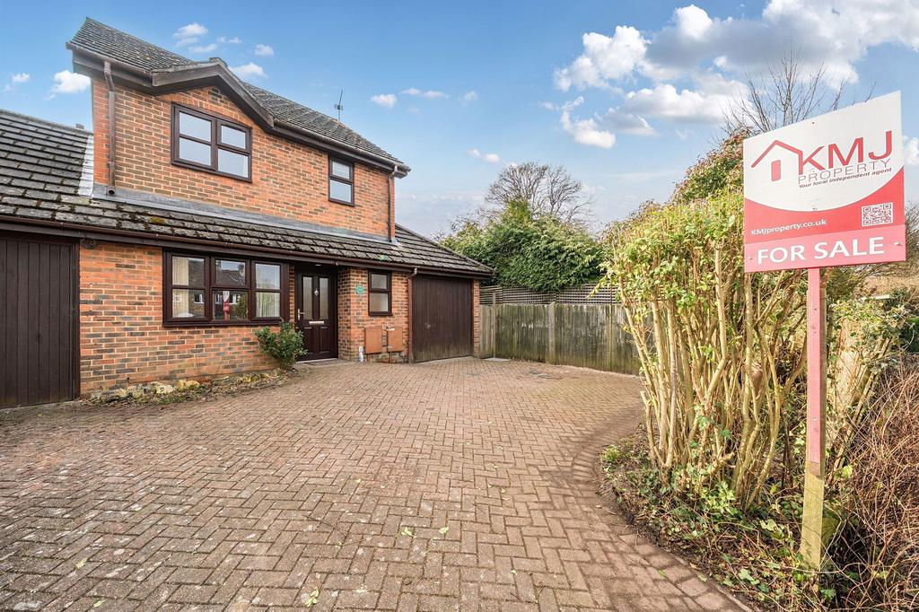 Medway Drive, Forest Row, RH18 5NU 3 bed link detached house - £1,850 ...