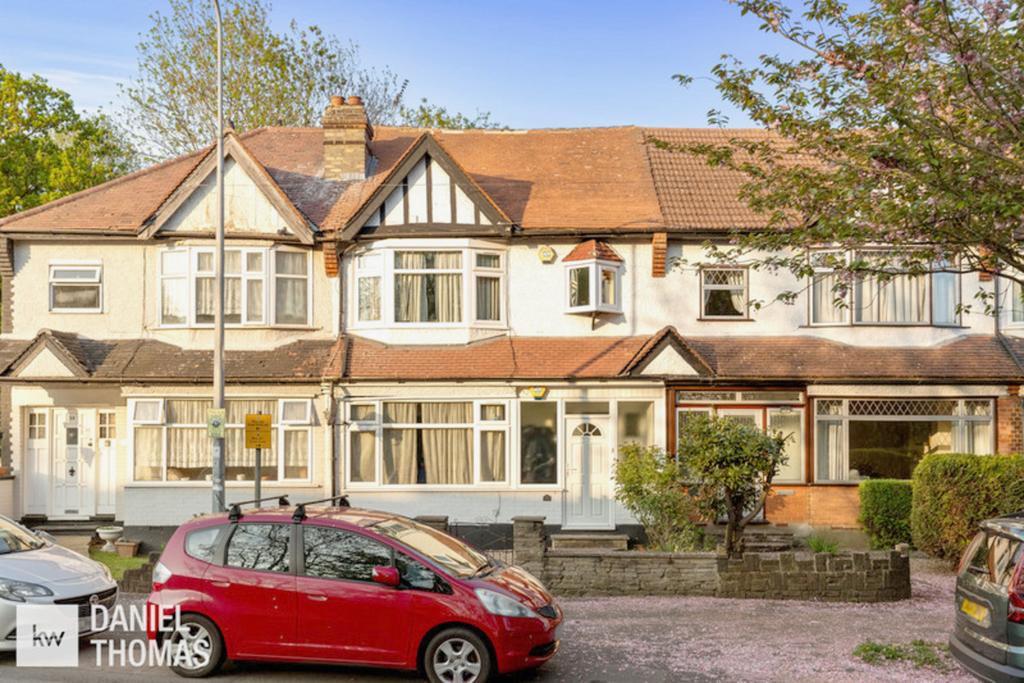 Roding Road, Loughton, IG10 4 bed terraced house - £625,000