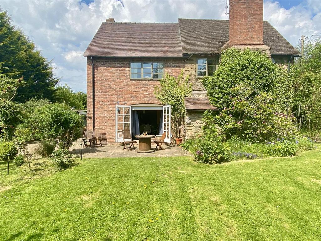 Collington 3 bed house to rent - £1,500 pcm (£346 pw)