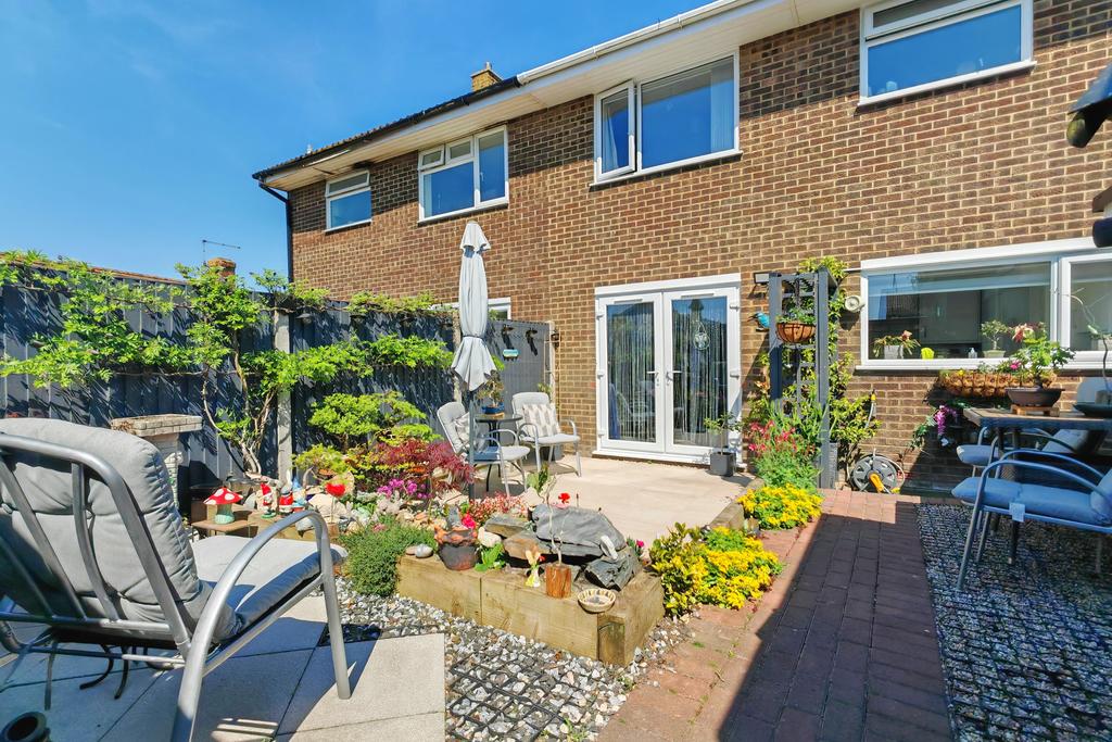 Taylors Lane, St. Marys Bay, Romney... 3 bed semi-detached house - £289,995