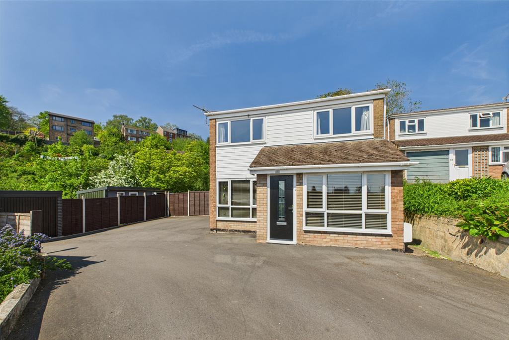 Cherry Walk, Lydney, GL15 5LL 3 bed detached house for sale - £335,000