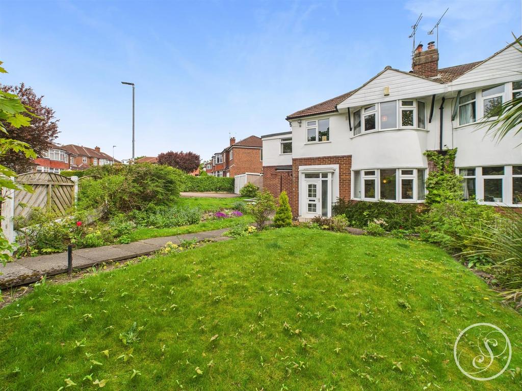 Edgbaston Close, Leeds 4 bed semi-detached house - £485,000