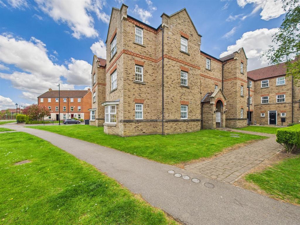 Warren Lane, Witham St. Hughs 2 bed apartment - £119,950