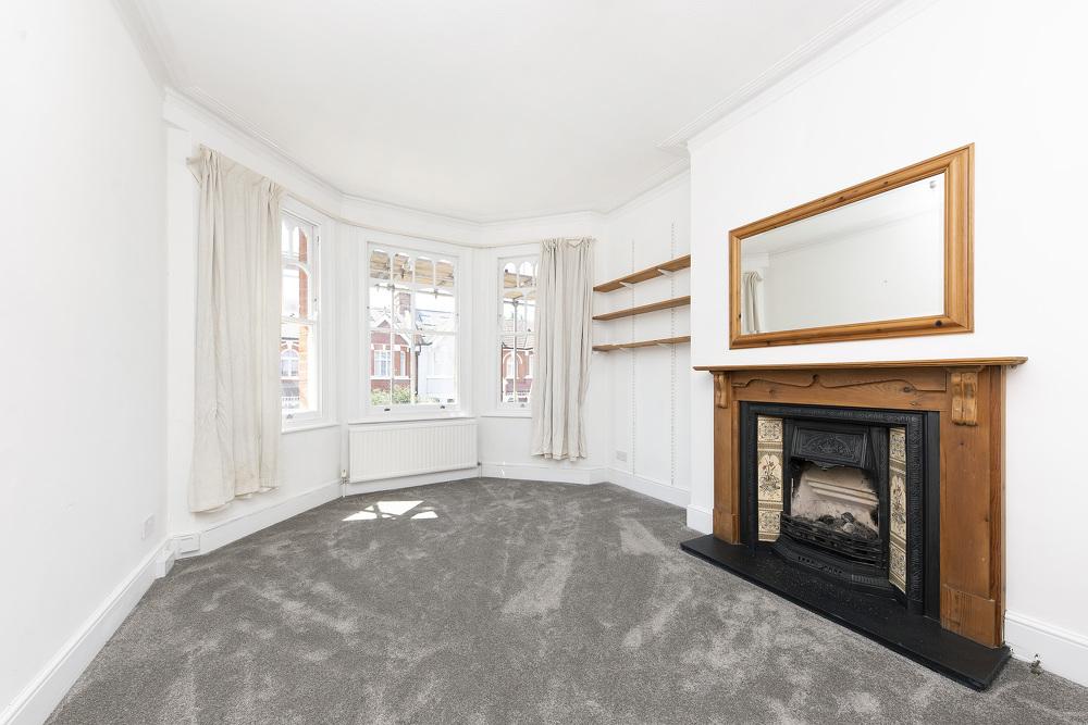 Elsenham Street, SOUTHFIELDS SW18 2 bed flat - £2,200 pcm (£508 pw)