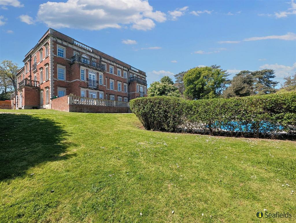 Springvale Road, Seaview, PO34 5AT 2 bed apartment for sale - £350,000