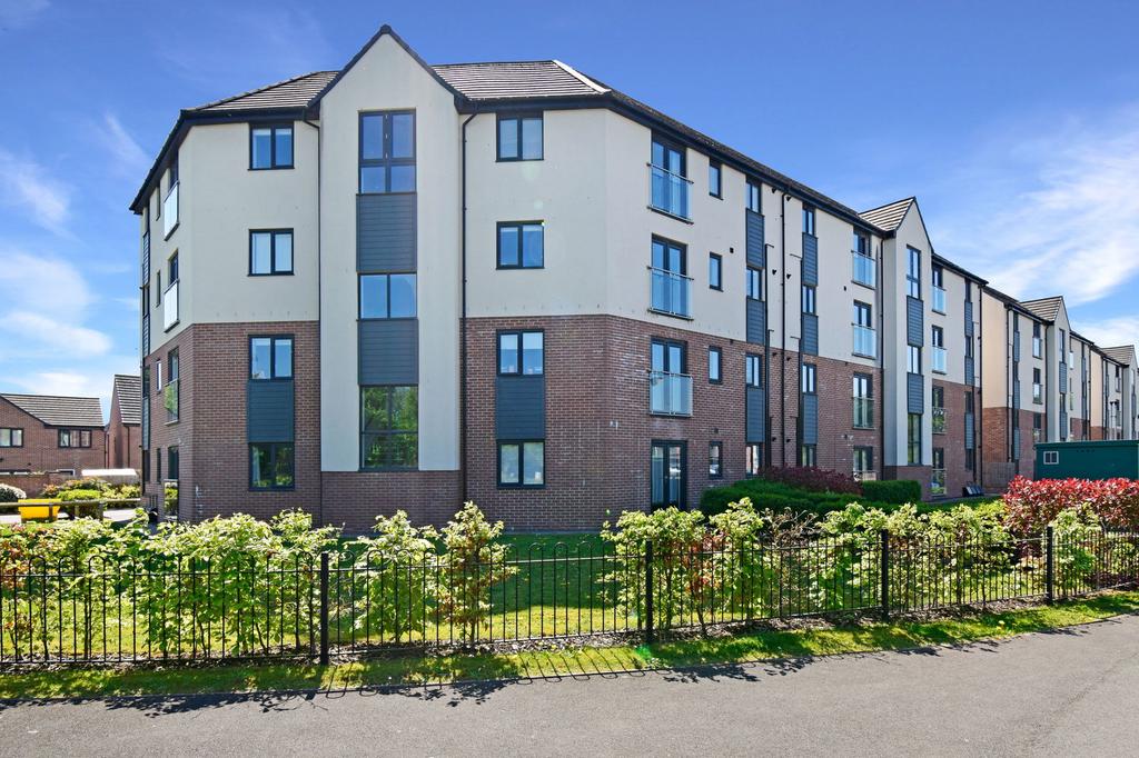 Hendon Court, Chorley PR7 2 bed flat for sale - £120,000