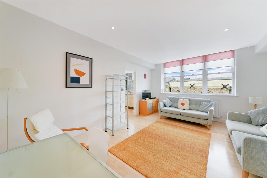 Bartholomew Close, LONDON, EC1A 1 bed flat to rent - £2,578 pcm (£595 pw)