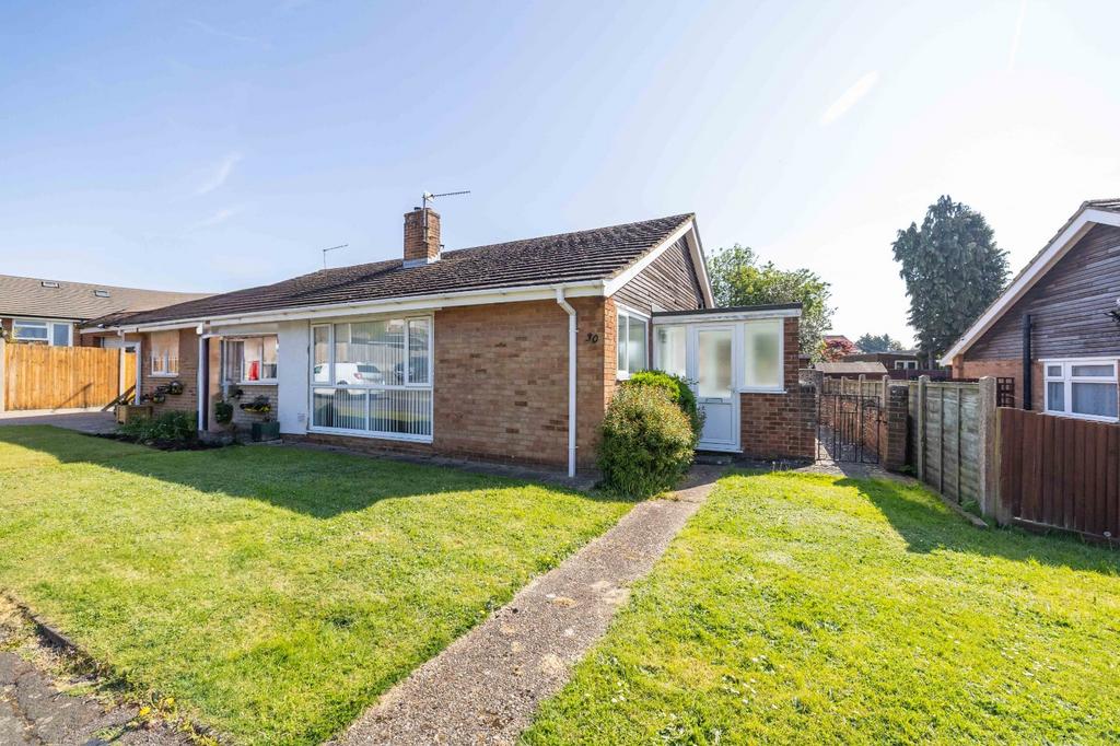 Sleigh Road, Sturry, Canterbury... 2 bed bungalow - £250,000