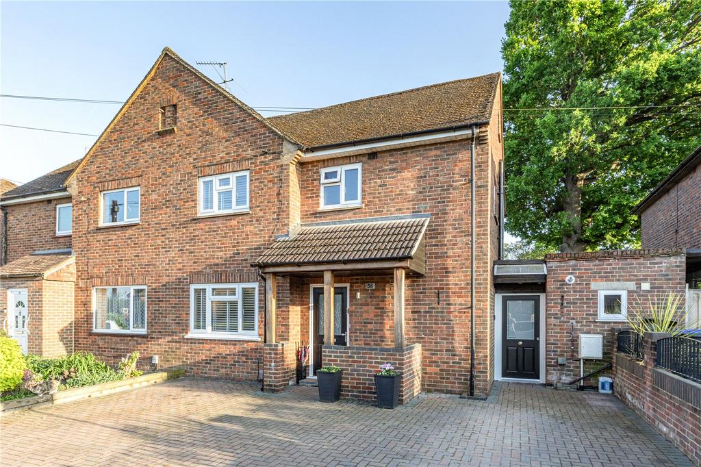 Ledger Drive, Rowtown, Surrey, KT15 3 bed semi-detached house for sale ...