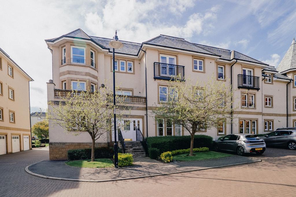 Rattray Drive, Edinburgh EH10 2 bed flat for sale - £365,000
