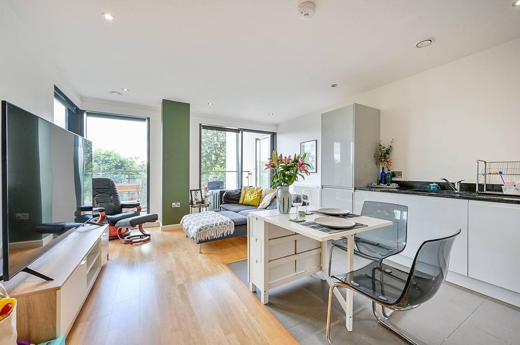 Edison Court, Acton, London, W3 1 bed flat for sale - £375,000