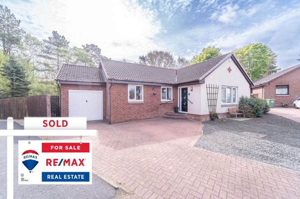 Kaims Grove, Livingston EH54 4 bed bungalow - £290,000