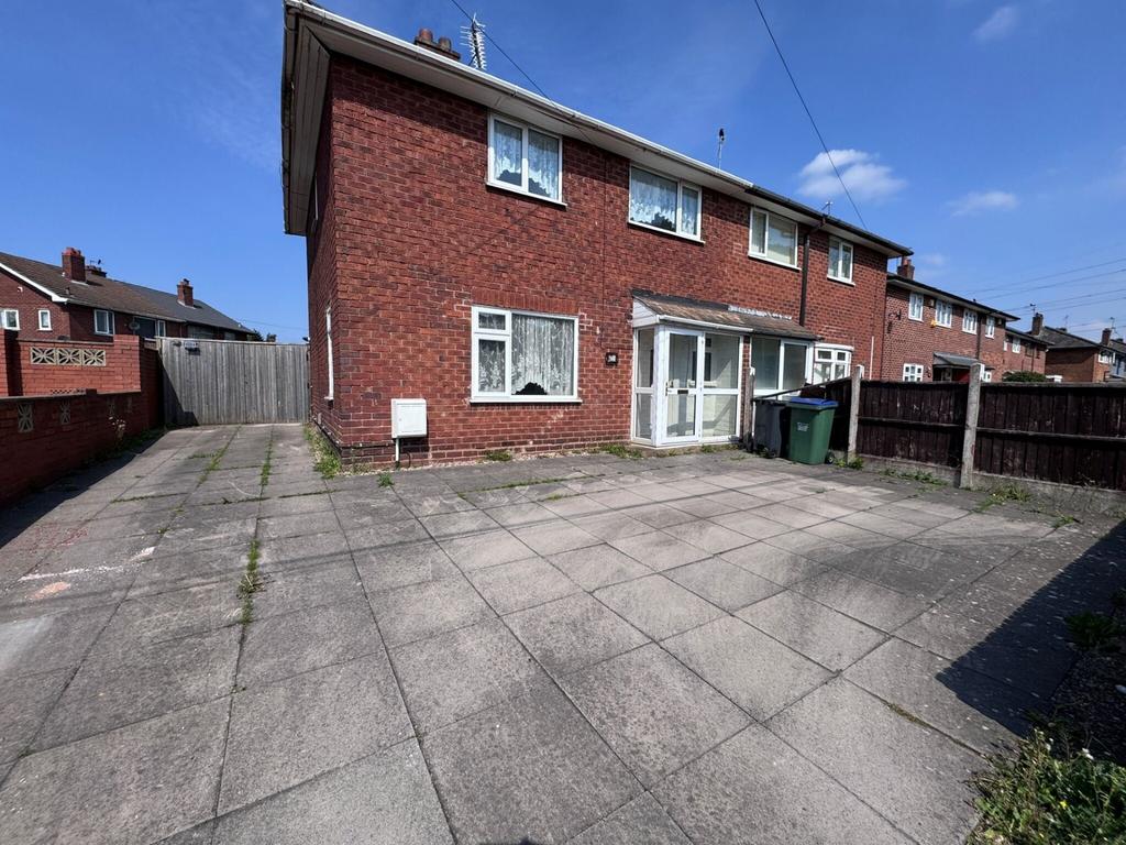 Denbeigh Road, Tipton, DY4 4 bed semi-detached house to rent - £1,495 ...