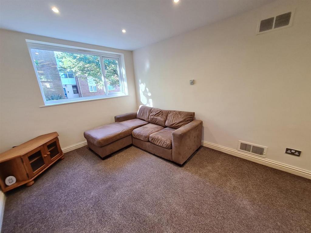 Buckingham Place, Liverpool L5 1 bed flat - £650 pcm (£150 pw)