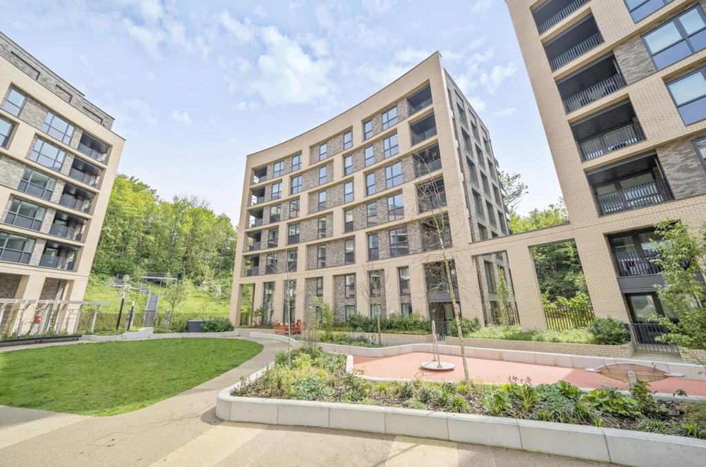 Juniper Crescent, London, SE10 1 bed apartment for sale - £375,000